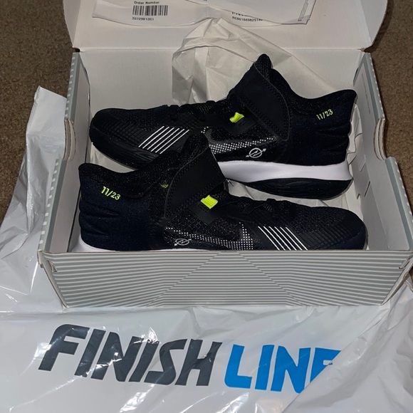 kyrie | Shoes | Brand New Kylie Fly Trap V Ps Little Kid Boy Basketball ...